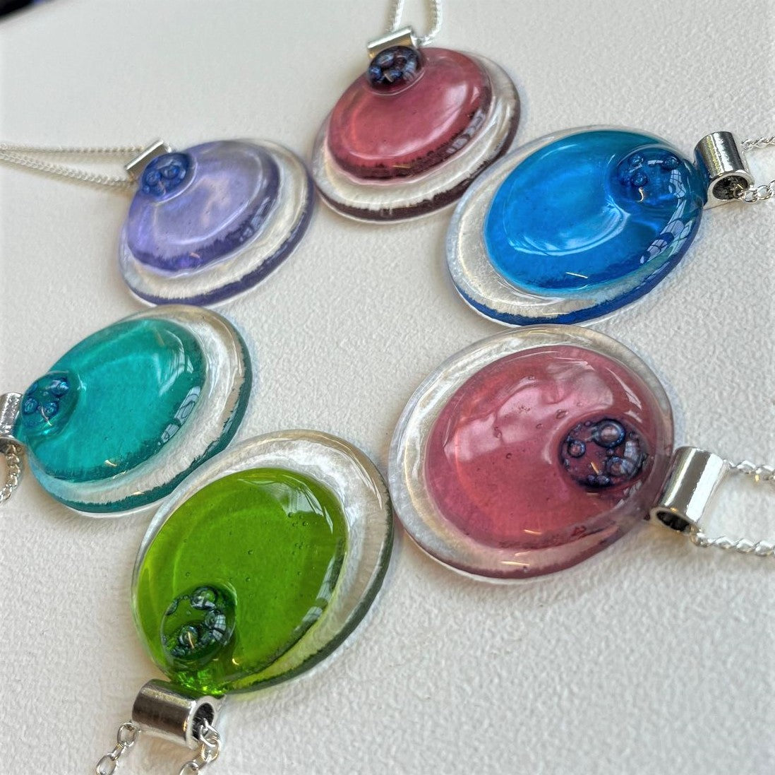 Vibrant coloured round Deco Pendants – Berserks Glass